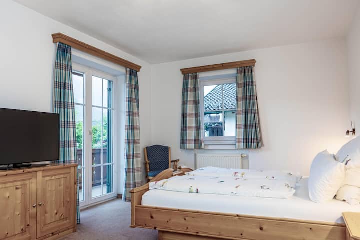 Doppelzimmer Mit Bergblick (Gästehaus Quirin) - Garmisch-Partenkirchen