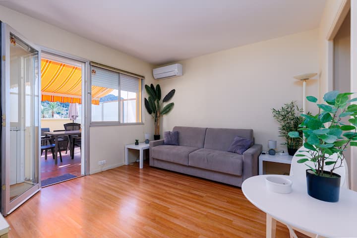 Garavan, Magnifique Studio Vue Mer Et Vieux Menton - Plage Rondelli (Menton)