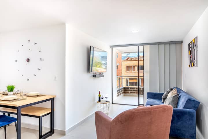 Estadio La Mejor Ubicación. Familia/balcon+parqueo - Medellín, Colombia