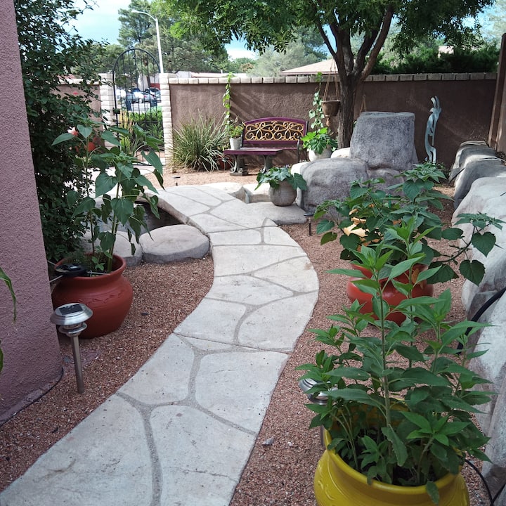 Patio Garden Getaway - Albuquerque, NM
