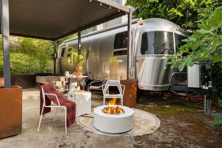 Downtown Bellevue Ac Airstream - Redmond, WA