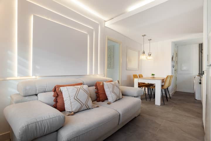 Near Beach. Center 15' By Metro - Badalona