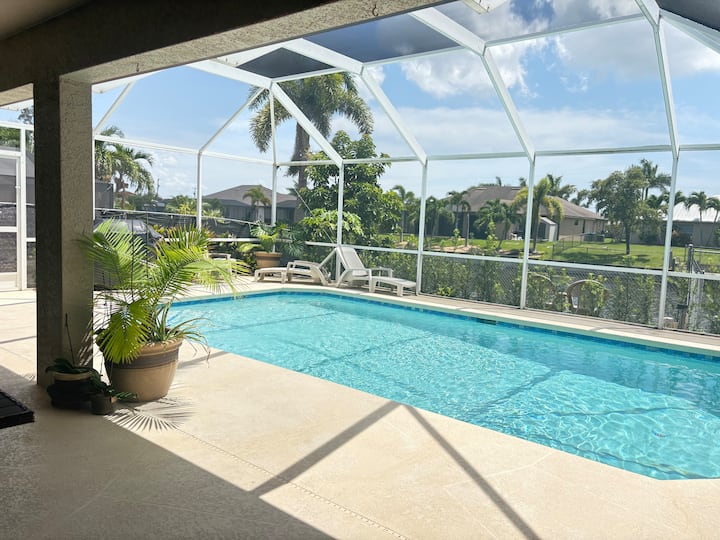 Elegant Spacious Bedroom With Pool In Cape! - Cape Coral, FL