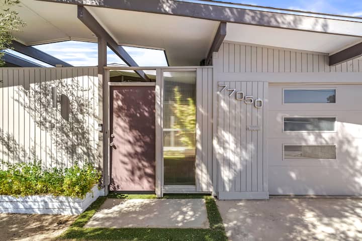 Mid-century Wonderland - Palm Desert, CA