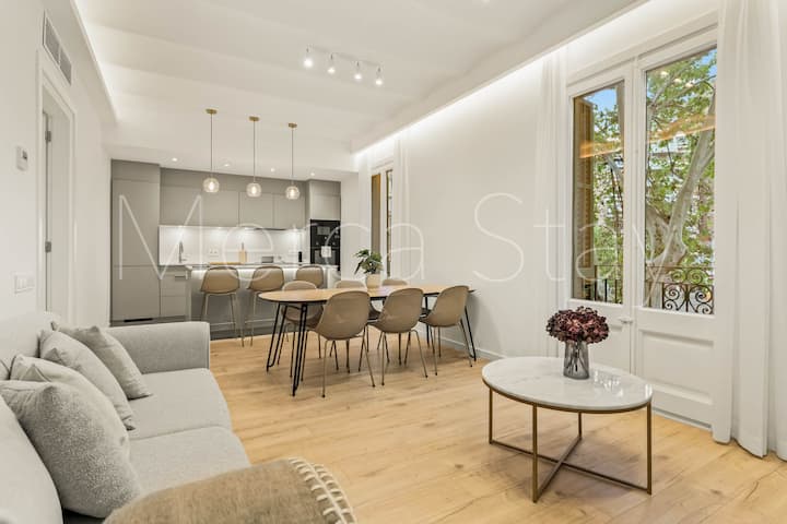 Modern & Stylish Apartment In Barcelona - Barcelona