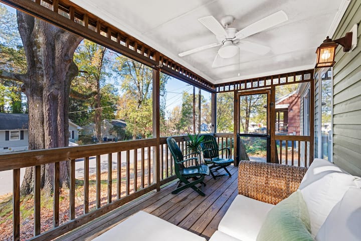 Cozy Pet Friendly Bungalow In Dt Raleigh - Lake, Raleigh