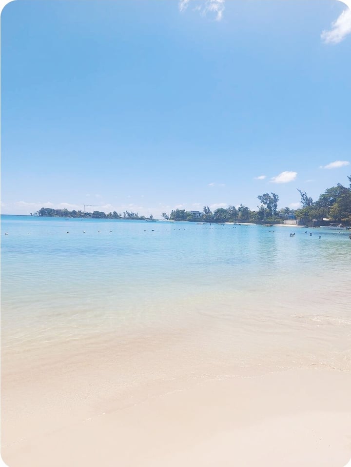 Pereybere Public Beach Apartment Vacation Rentals - Grand Baie ...