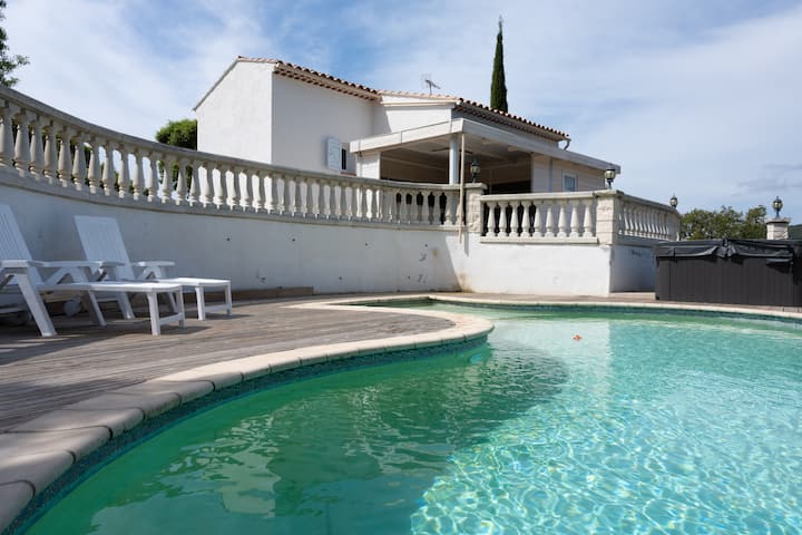 Villa Proche Mer 8p Avec Piscine - La Londe-les-Maures