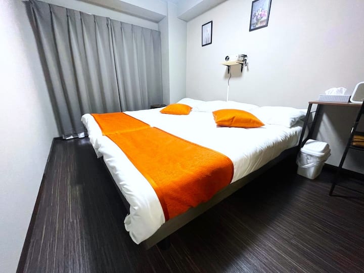 2 Jr선 미도스지선 요츠바시선 역 에서 가까운 난바 도보 7분 츠텐가쿠 도보 8분 - Osaka