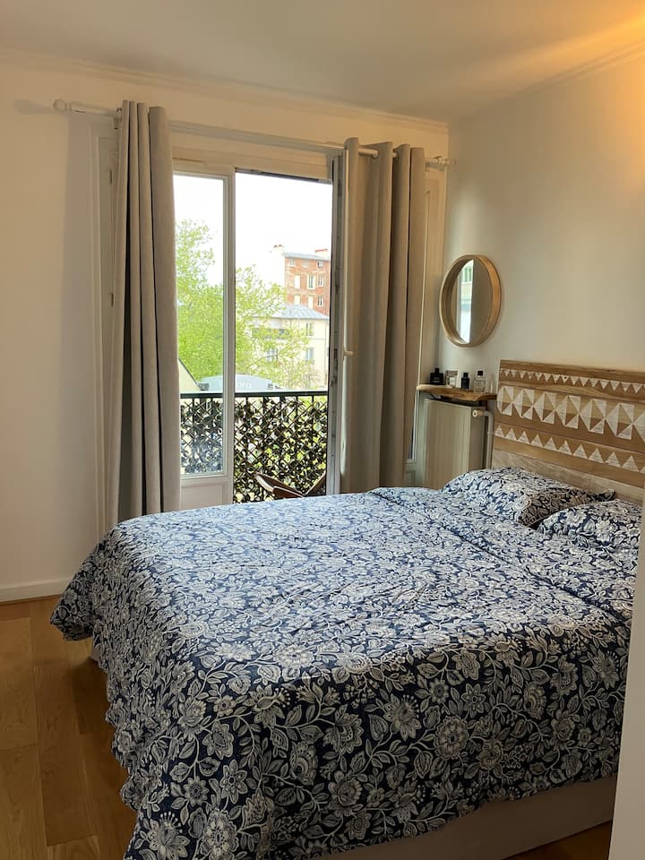 Chambre Privée Dans Un Joli Appartement - Courbevoie