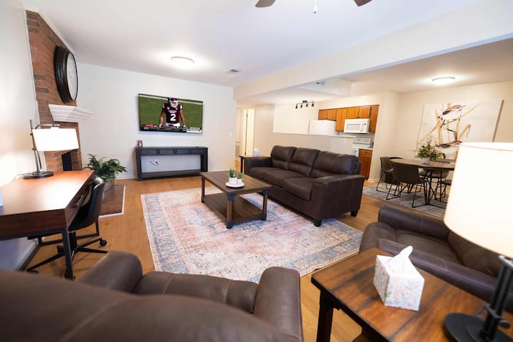 103 A 2br/2ba Classic Cotton District Condo - Starkville, MS