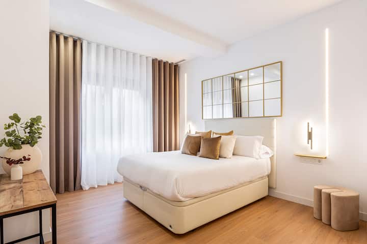 Luxurious And Spacious Next To The Central Market - Valencia