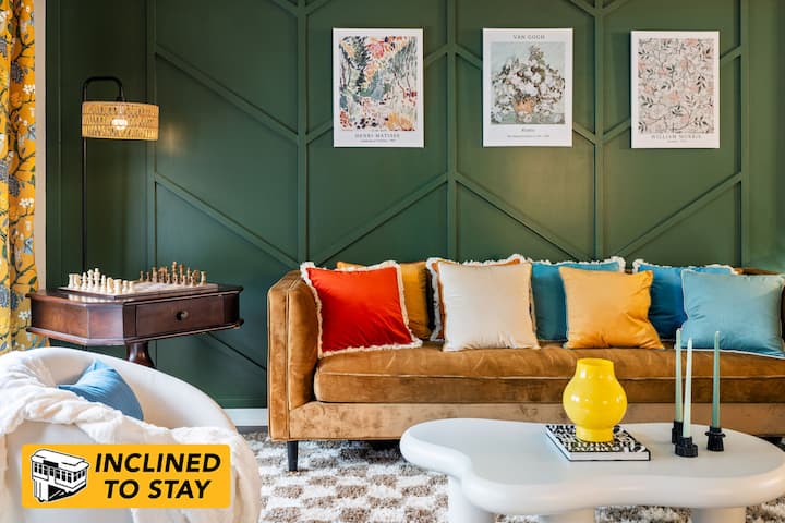 Chic Home With Large Private Yard - Easy Commutes - Pittsburgh, PA