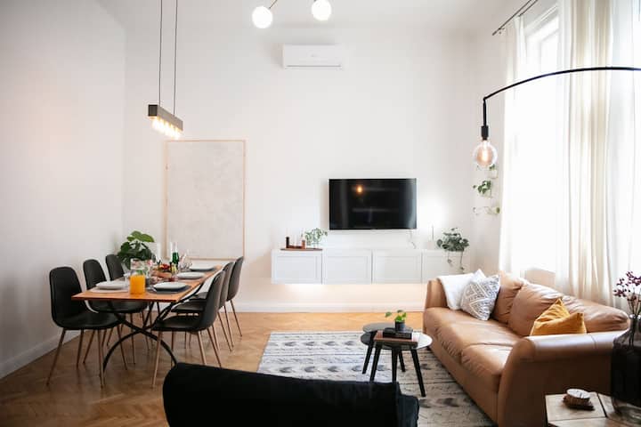 Central, 2br/1.5ba, Spacious, A/c, Wifi - Węgry