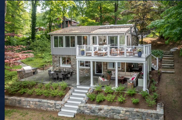 Lakefront! Moonshine Cabin @ Candlewood Lake - Bridgewater, CT