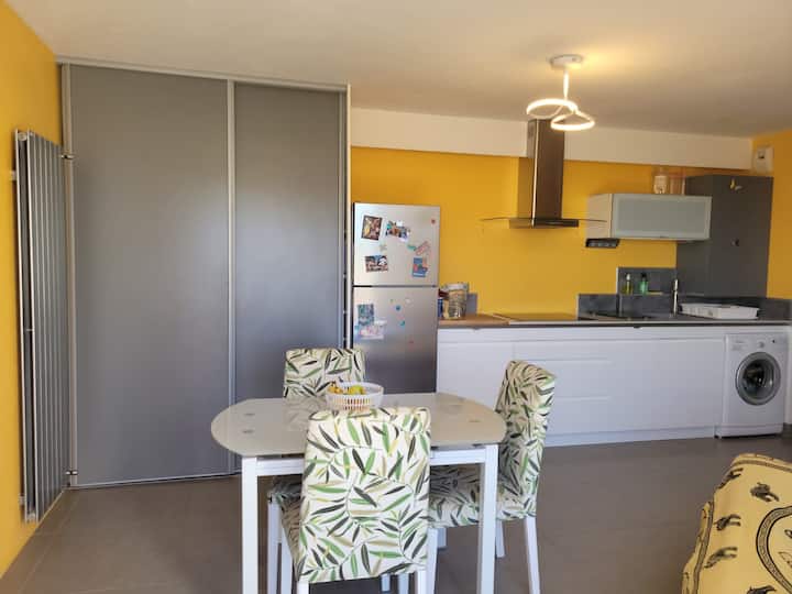 Parking, Chambre Non Fumeur - Marseille