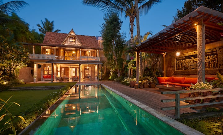 Lovingly Restored Traditional Wood Home - Ubud