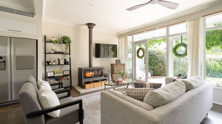 Antler & Oak Cottage: Highlands Provincial Luxe - 鮑勒爾