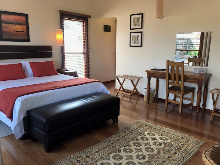 Chic Room At Bed And Breakfast In Durban North - Durban