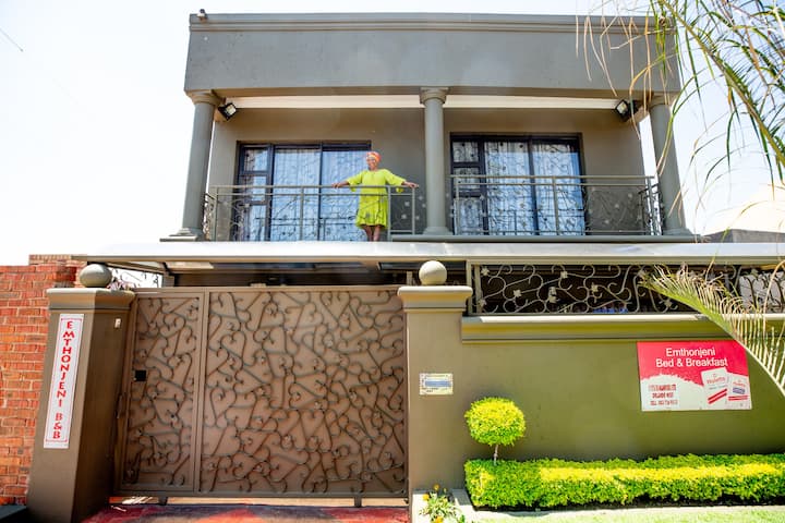 Emthonjeni Guesthouse - Soweto