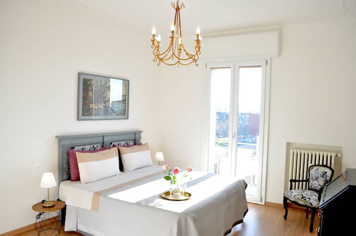 Sunset Suite: Fusion Antique And Modern - Bologna
