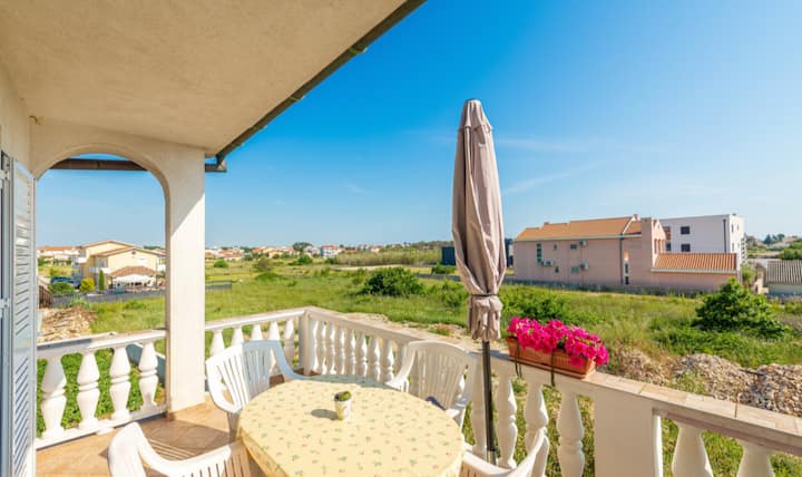 Apartment Lea Near The Beach - By Ta Leut Agency - Privlaka