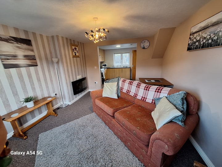 Spacious 1 Double Bedroom Maisonette - Kendal
