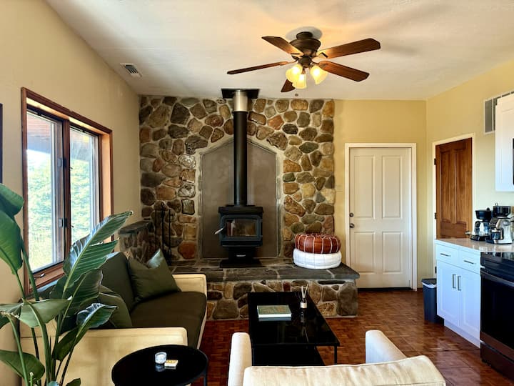 Vineyard Retreat With Expansive Mountain View - San José, CA