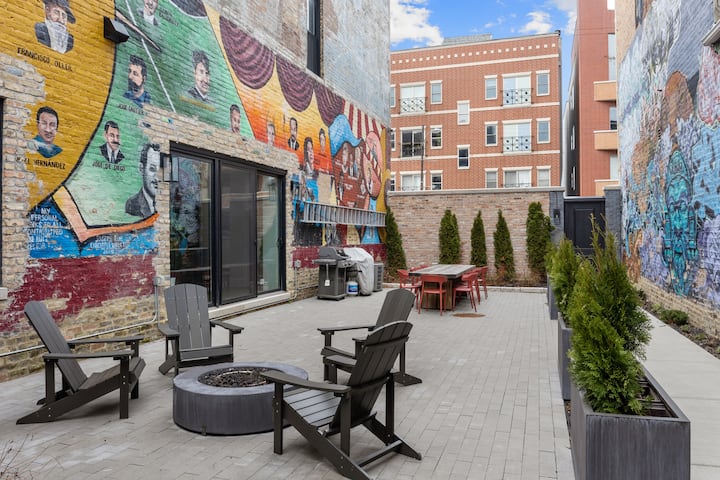 2-story Luxury Condo In Wicker Park–10 Mins To Dt - Chicago, IL