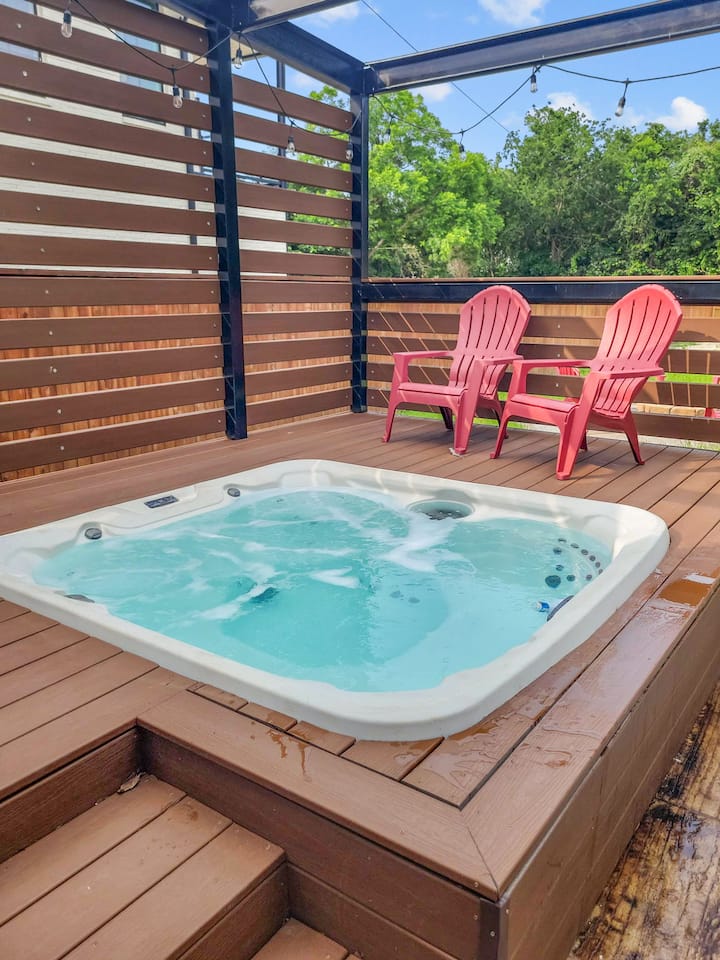 Simply Put Magnolia - Hot Tub, 5-min Walk To Silos - Waco, TX