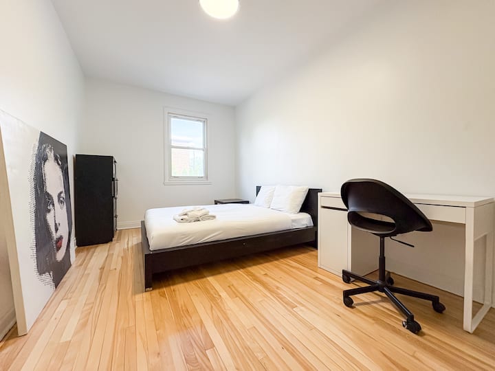 Stunning Room 3 - Downtown Area Mtl - Montreal