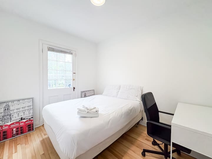Stunning Room L - Downtown Area Mtl - Montréal, QC