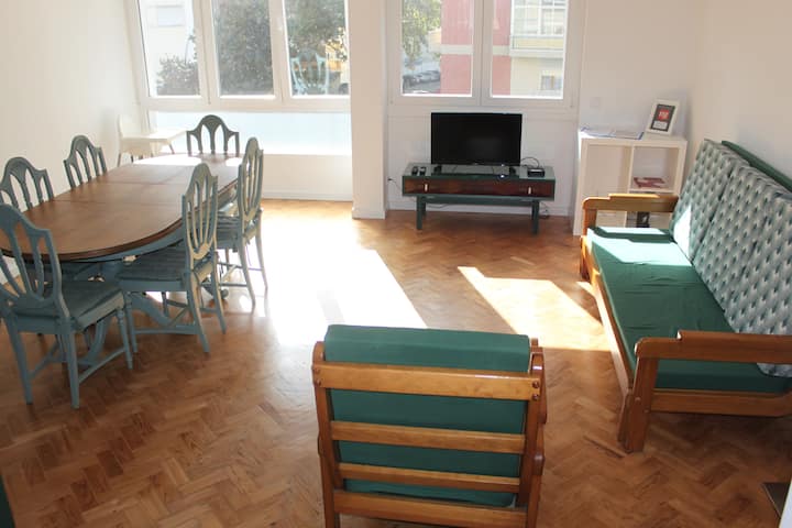 Central · 5 Min Walk Subway · 10 Min Drive Airport - Casal de Cambra