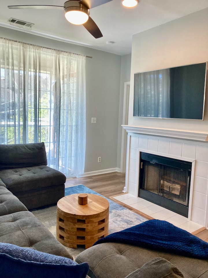 2 Bed, 2 Bath Close To Beaches - Mount Pleasant, SC