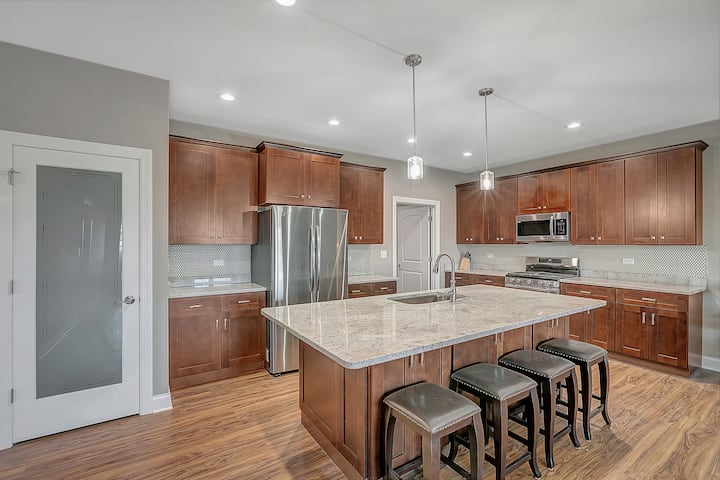 3bd New Home, Quiet & Cozy - Splash Pad, Channahon