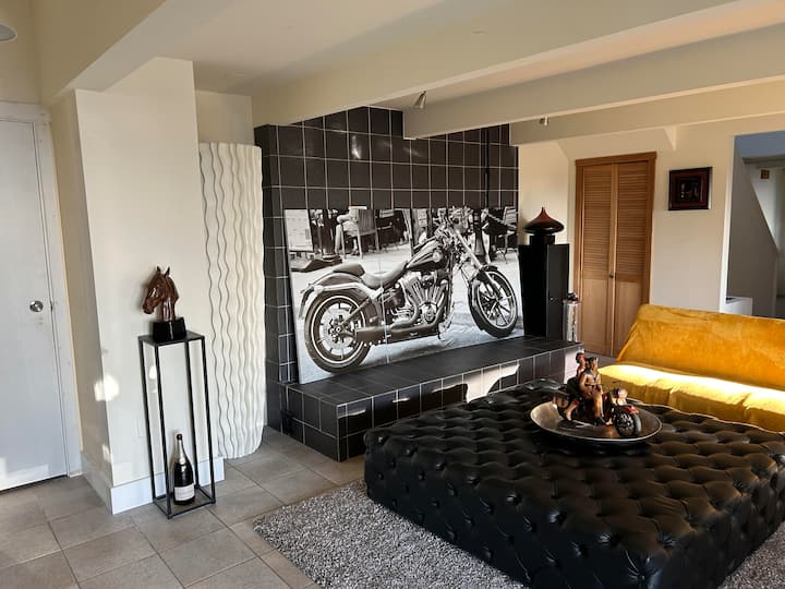 Private Bedroom, Bathroom, Laundry, Shared Pool - North Vancouver