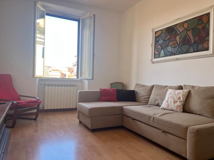 Esquilino: Charming Flat With 4 Rooms - Roma