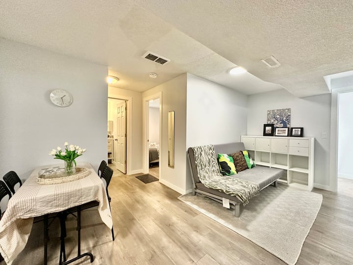 Location! Close To Everything! Free Banff Pass! - Calgary