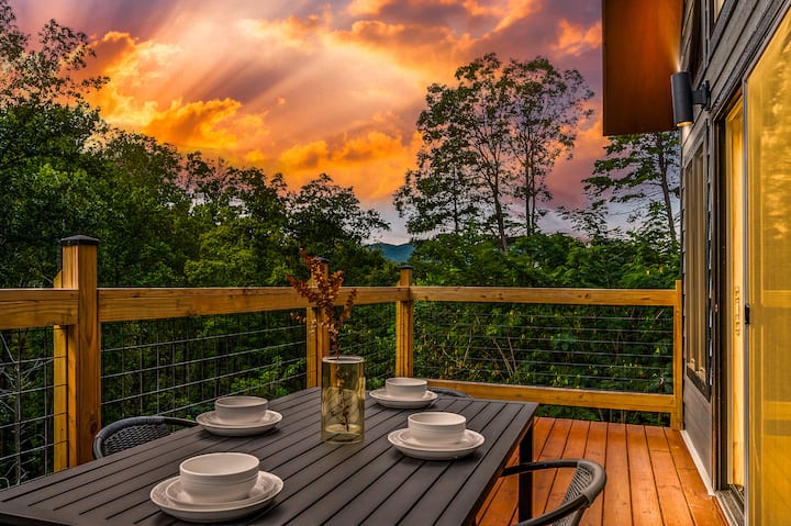 Mountain Stream Cabin/hot Tub/10 Min To Gatlinburg - Gatlinburg, TN
