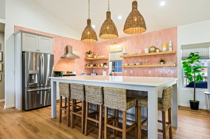 Big Group? Games And Firepit -Walk To Sister Bay - Sister Bay, WI