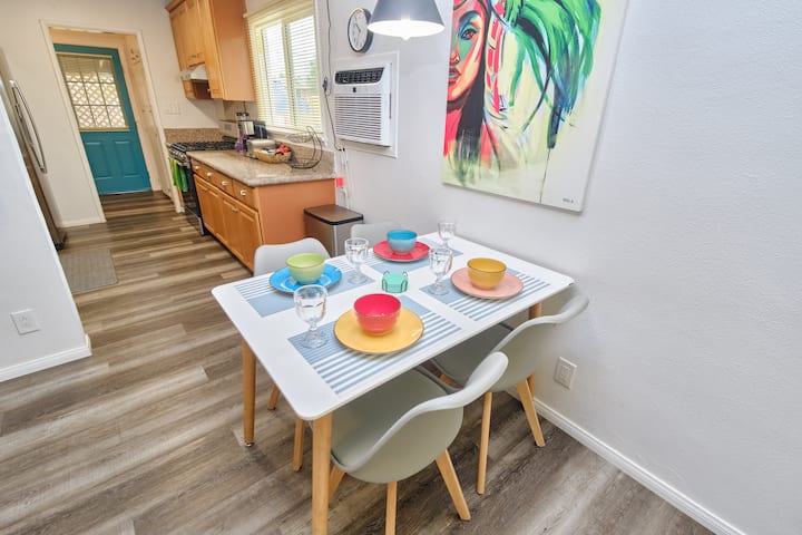 Cozy "Folksy" Home - Upland, CA