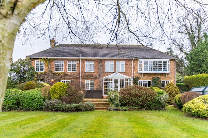 Brook House - Bracknell