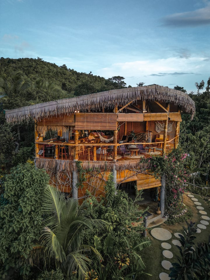 Jungle Dome: Solar, Ac, Hot Water & Starlink - Philippines