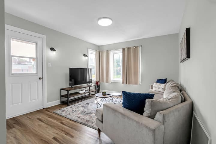 Bright 1-br Apt, Prime Location - Cornwall, ON, Canada