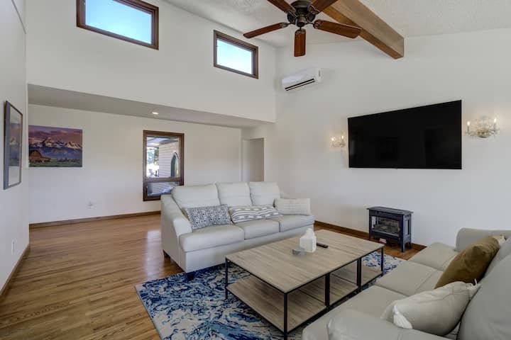 Private | 72 Acres | Grand Views | Hot Tub | Usafa - Colorado