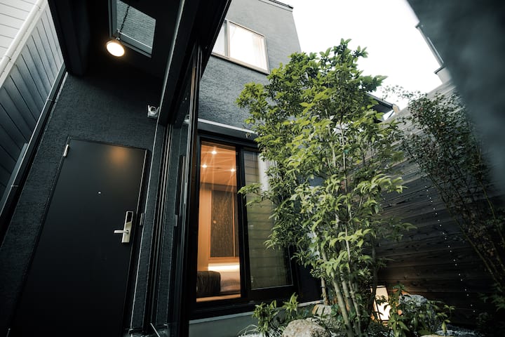 水之月+星之语|临近难波|花园町站约8分|双线地铁直达难波、梅田|独立庭院|现代日式整栋一户建 - Osaka