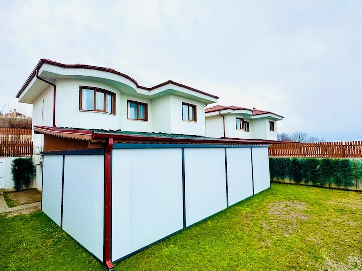 Sapanca’da Müstakil Isıtmalı Havuzlu Lüks Villa Ş1 - Karasu