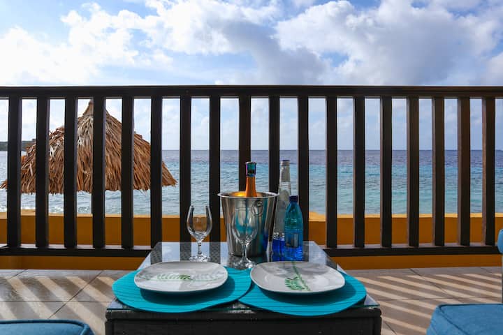 Beach Front Luxury Living, 2 Bedroom With Sea View - Curaçao