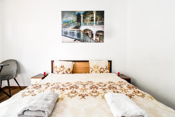 Explorer's Sofia Hideout | 2 Guests | Fast Wi-fi - Sofia