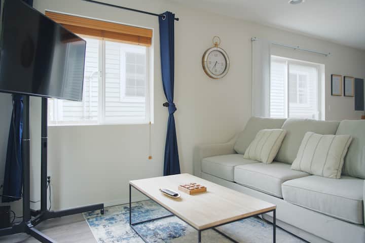 Blue House Near Capitol Hill - Pioneer Square - Seattle